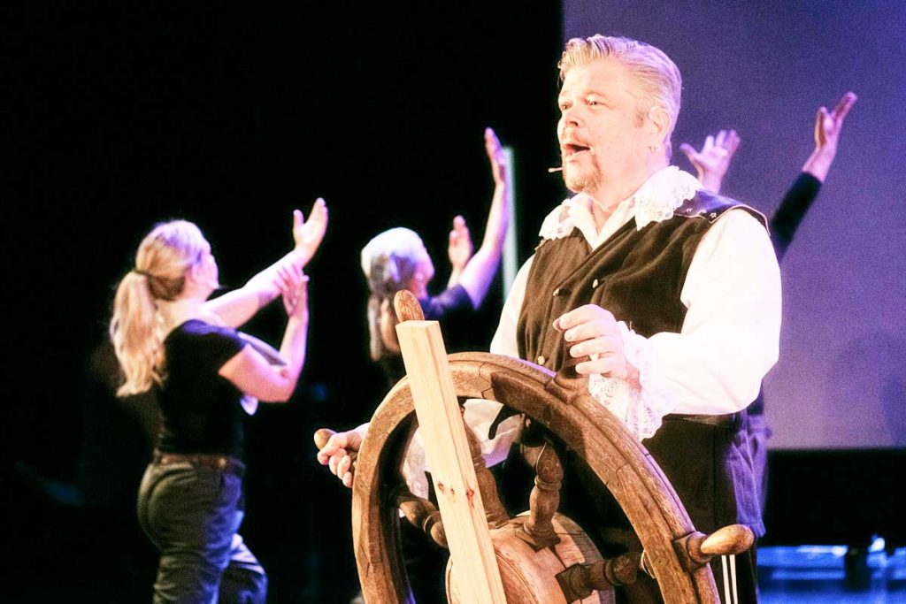 Haukiputaan Teatterikuopalla sukelletaan tänä syksynä Tunteen Paloon ...