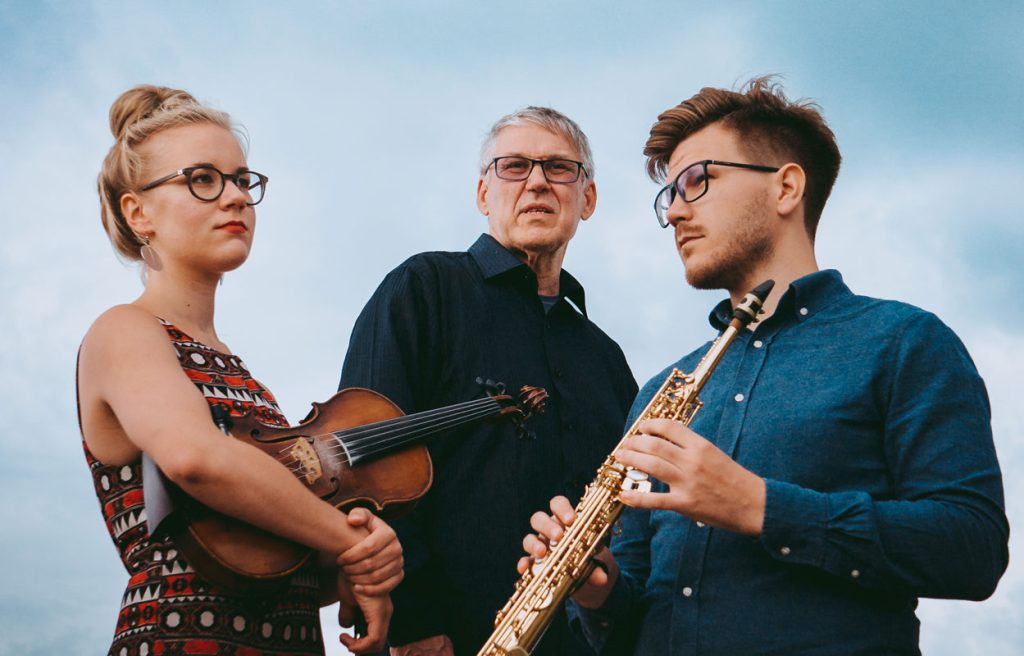 Hiukkavaaran Kulttuurikasarmilla svengaa Alda lauantaina Oulun ...