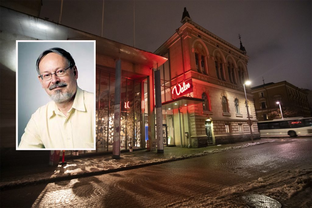 Valveella torstaina luennoiva tohtori Harald Haarmann pohtii: "Miksi ...