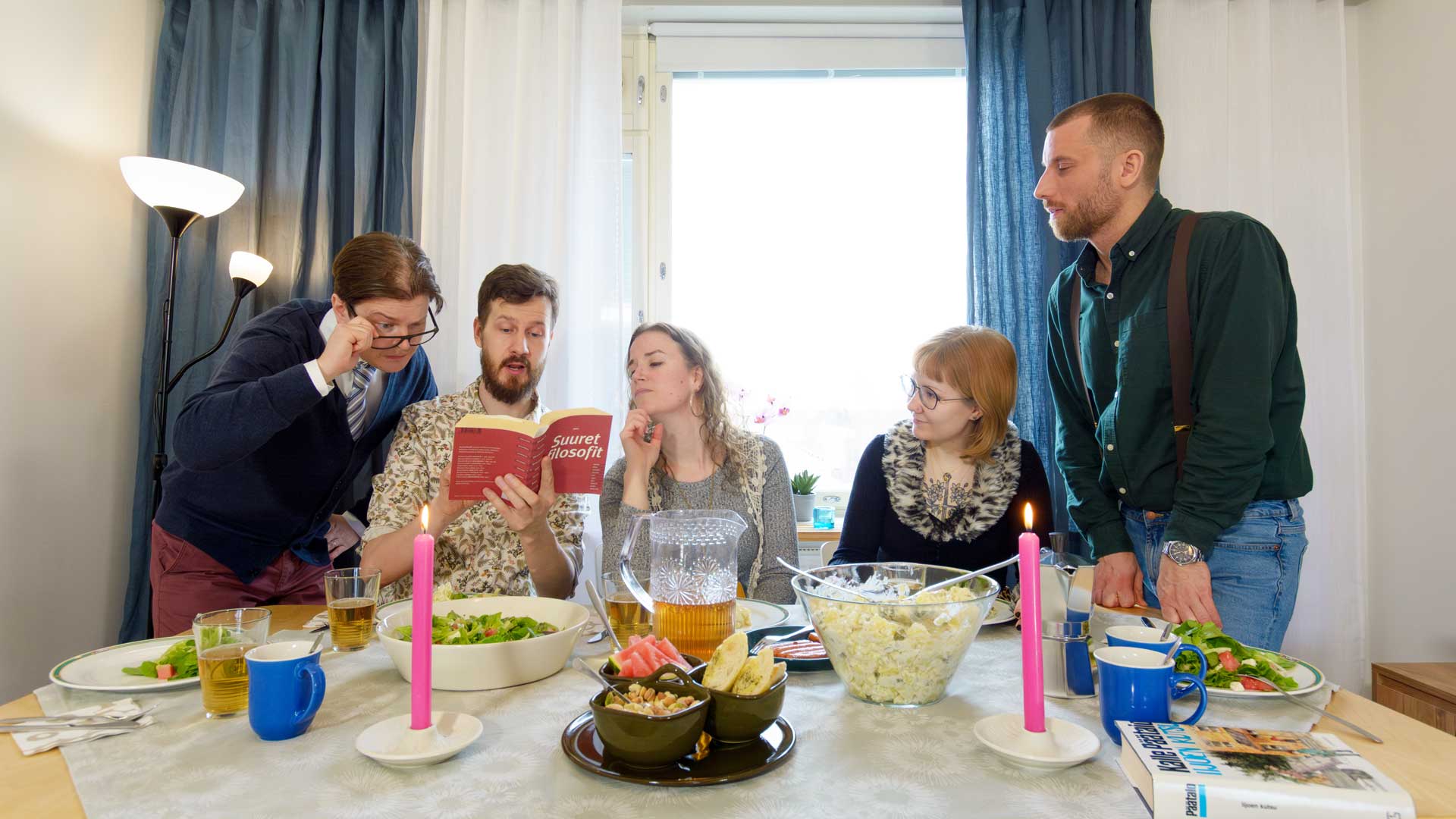 Uniikki Unikornin hullunkurinen ja koskettava improvisoitu perhelounas ...