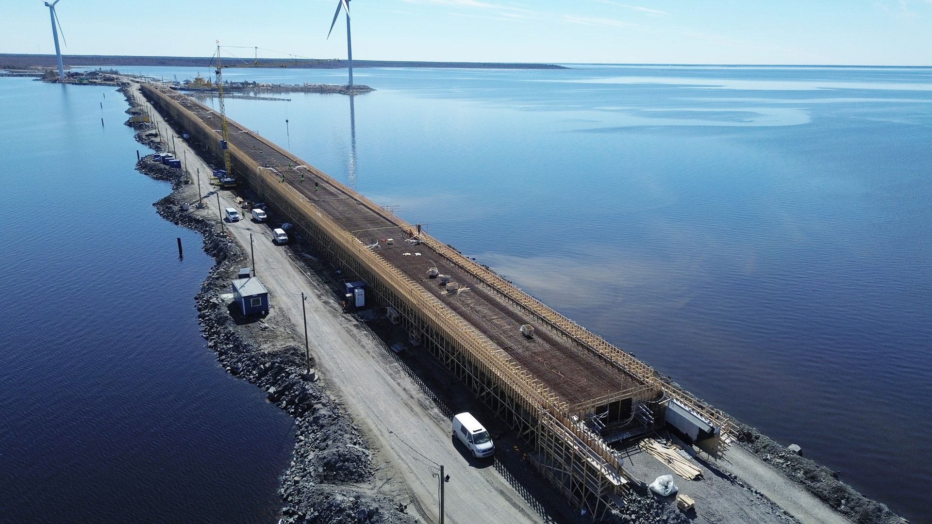 Suomen suurin siltavalu alkaa Hailuodon kiinteän yhteyden työmaalla ...